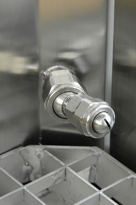 Personen-Nass-, -Nebel- & -Notduschen: Ortner Reinraumtechnik GmbH